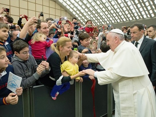 Agência Ecclesia - Vaticano: Papa defendeu «resgate» das famílias com ...